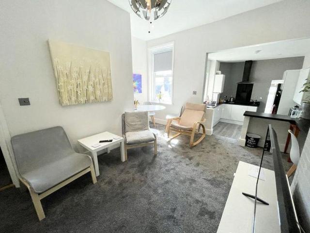 1 bedroom in a flat share to rent