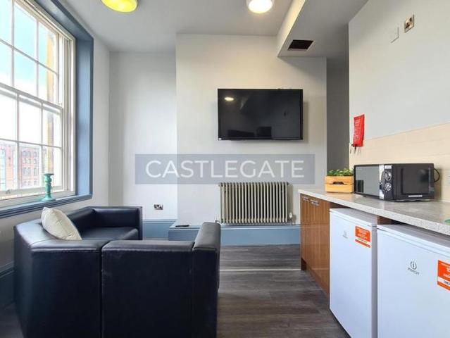 1 bedroom in a flat share to rent