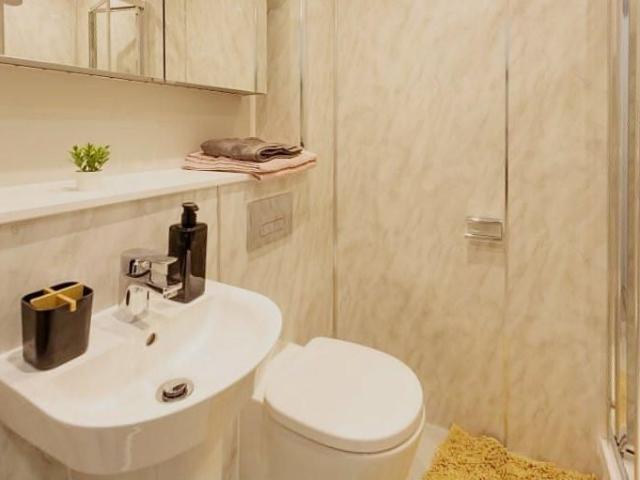 1 bedroom in a flat share to rent