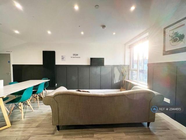 1 bedroom in a flat share to rent