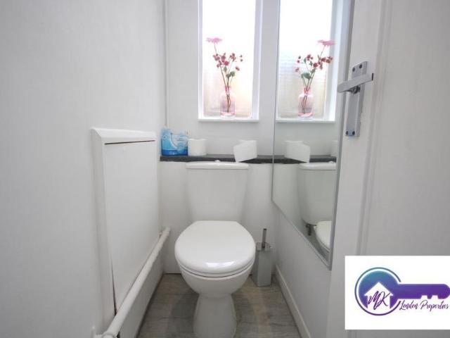 1 bedroom in a flat share to rent