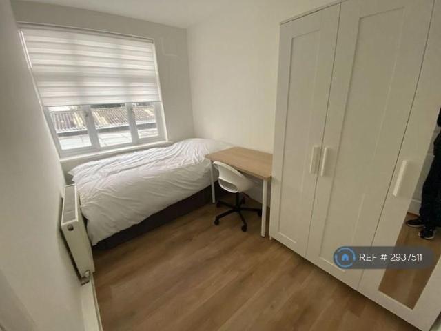 1 bedroom in a flat share to rent