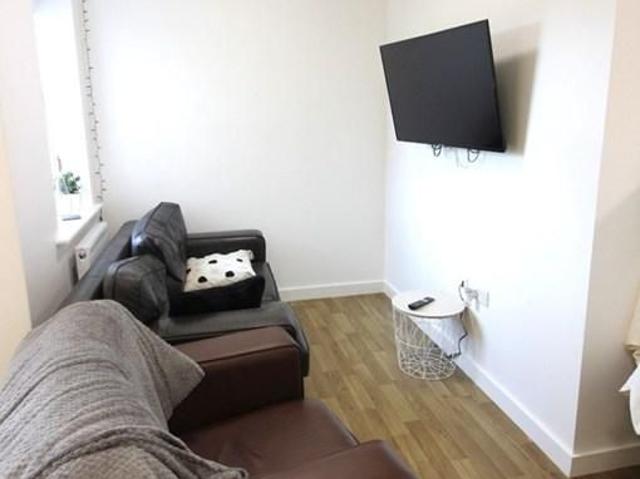 1 bedroom in a flat share to rent