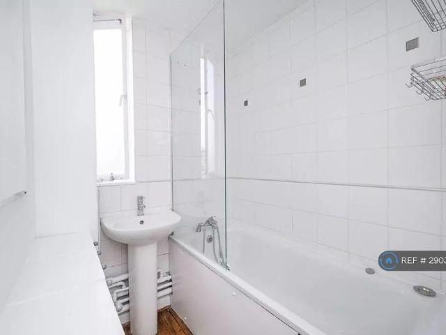 1 bedroom in a flat share to rent