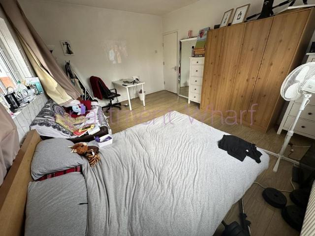 1 bedroom in a flat share to rent