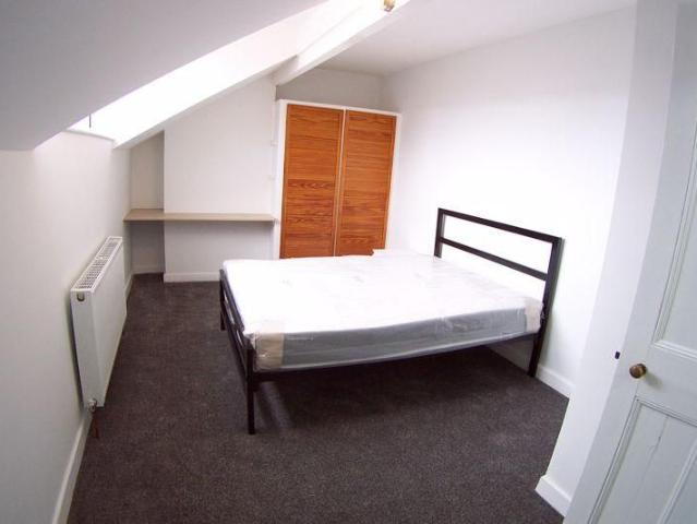 1 bedroom in a flat share to rent