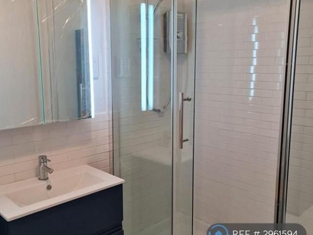1 bedroom in a flat share to rent