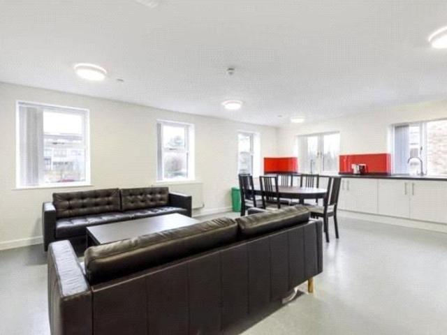 1 bedroom in a flat share to rent
