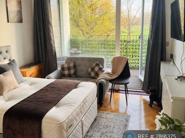 1 bedroom in a flat share to rent
