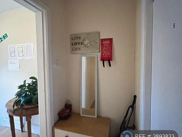 1 bedroom in a flat share to rent