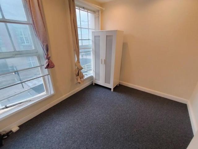 1 bedroom in a flat share to rent