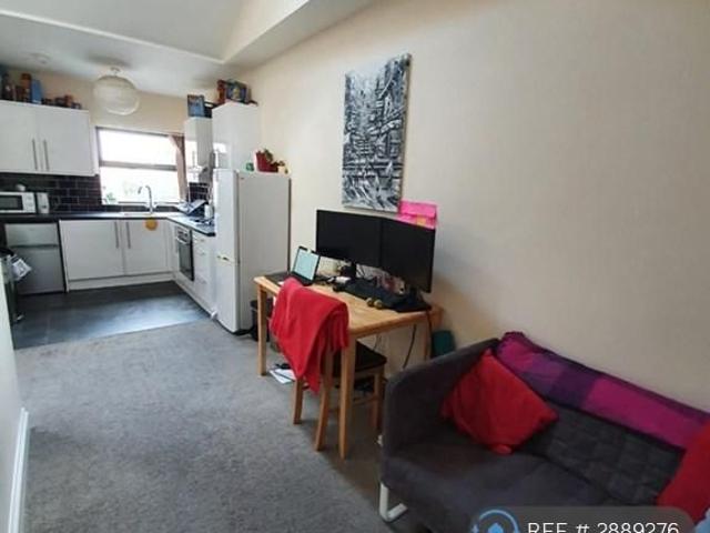 1 bedroom in a flat share to rent