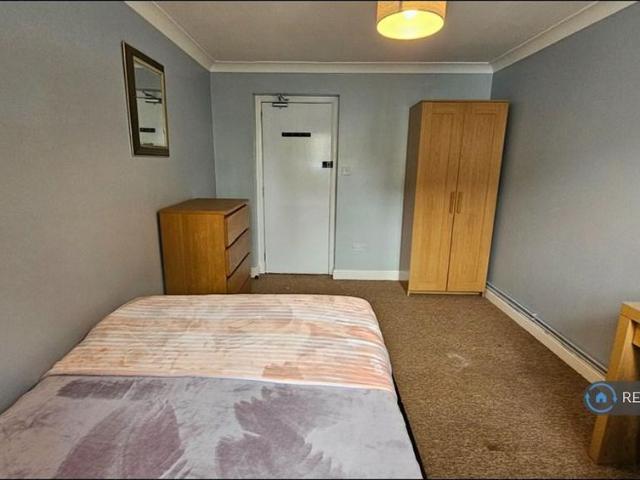 1 bedroom in a flat share to rent