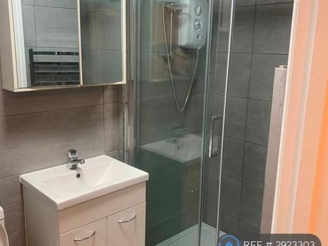1 bedroom in a flat share to rent