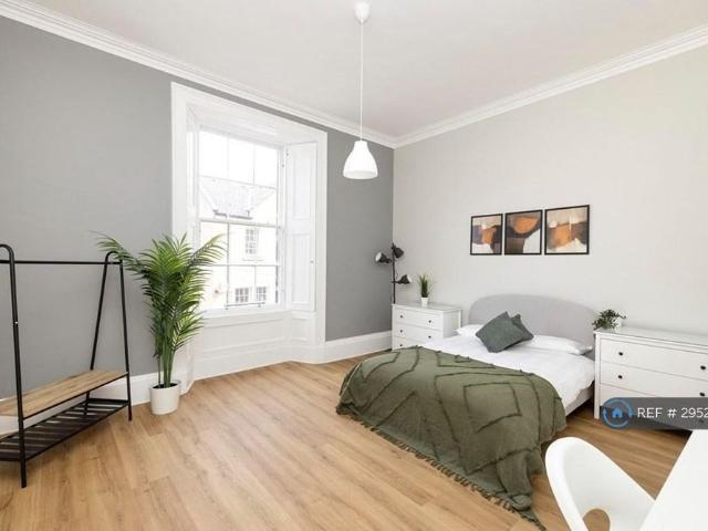 1 bedroom in a flat share to rent