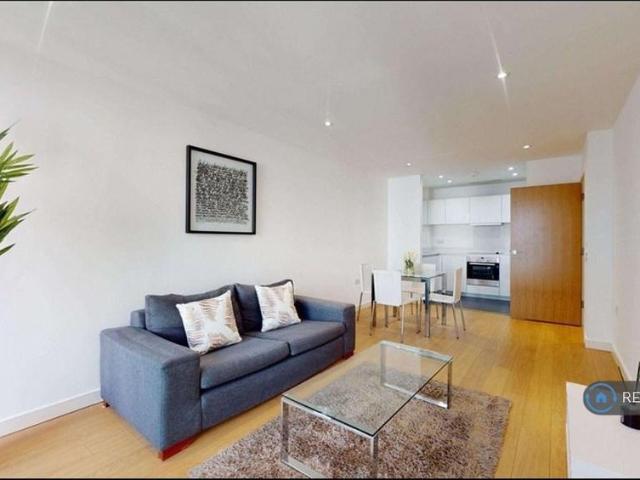 1 bedroom in a flat share to rent