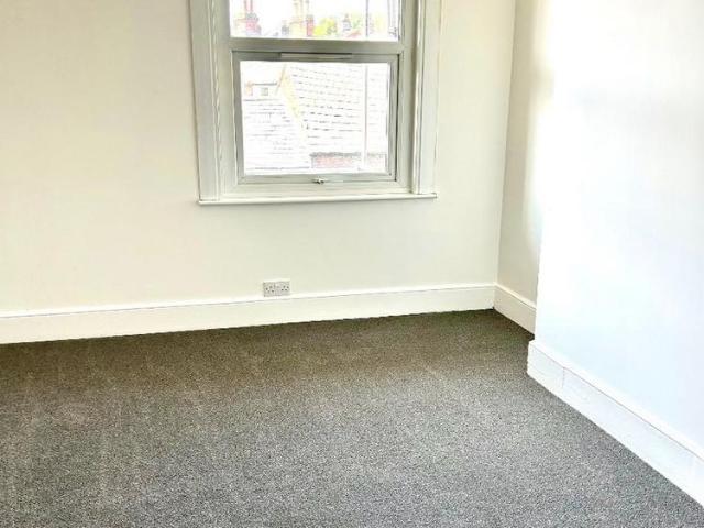 1 bedroom in a flat share to rent