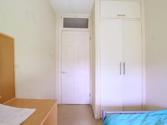 1 bedroom in a flat share to rent