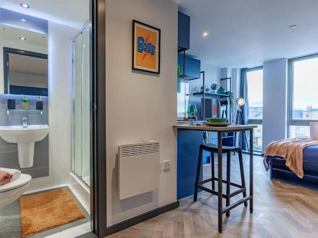 1 bedroom in a flat share to rent