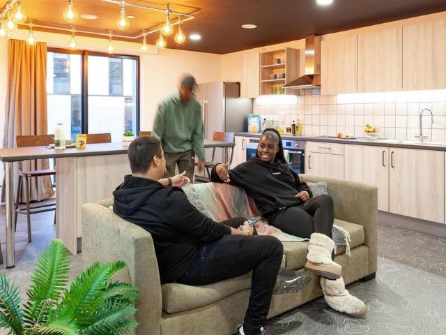 1 bedroom in a flat share to rent