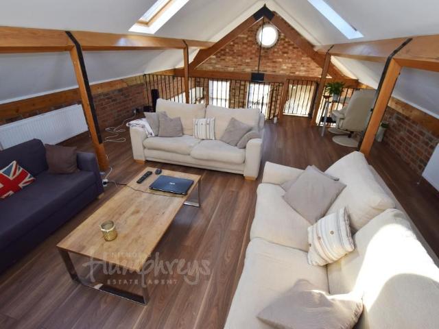 1 bedroom in a flat share to rent