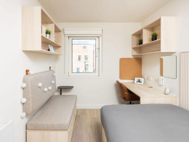 1 bedroom in a flat share to rent