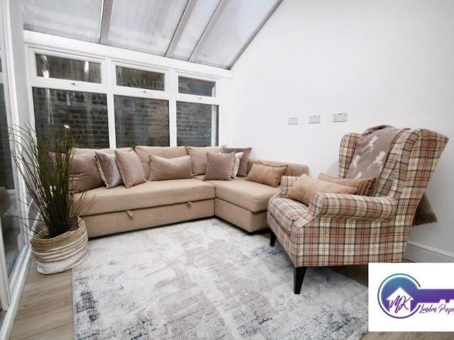 1 bedroom in a flat share to rent