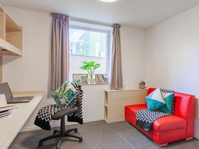1 bedroom in a flat share to rent