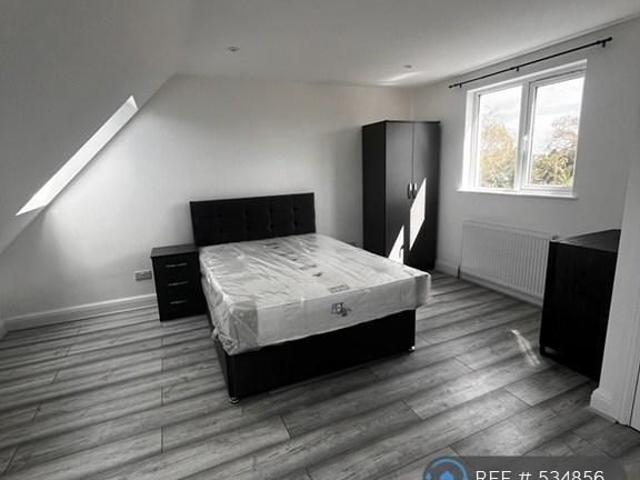 1 bedroom in a flat share to rent
