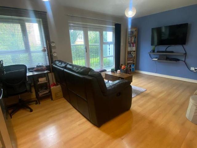 1 bedroom in a flat share to rent