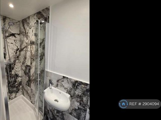 1 bedroom in a flat share to rent