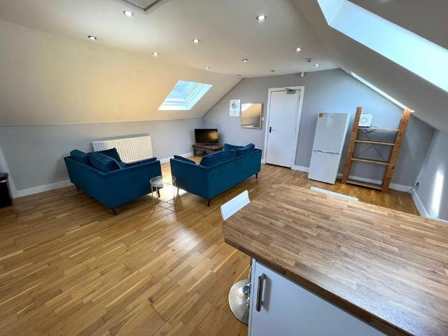 1 bedroom in a flat share to rent