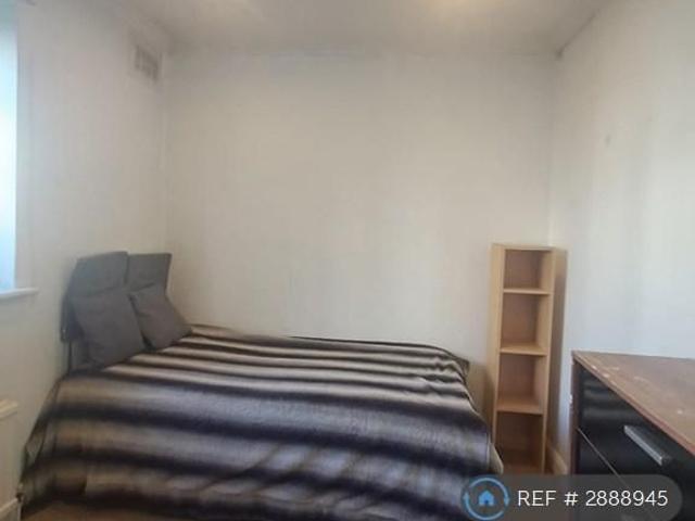 1 bedroom in a flat share to rent