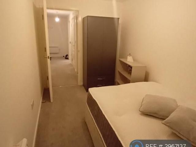 1 bedroom in a flat share to rent