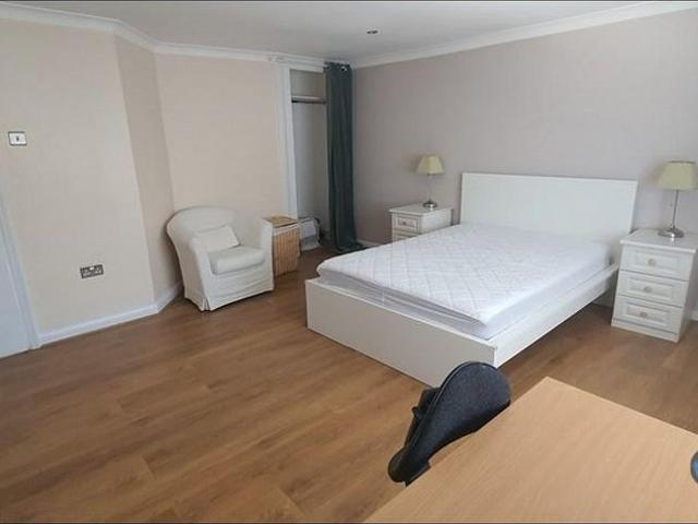 1 bedroom in a flat share to rent