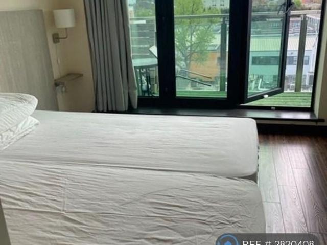 1 bedroom in a flat share to rent