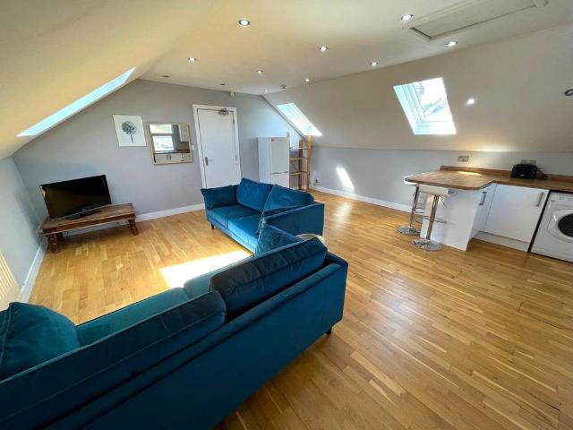 1 bedroom in a flat share to rent