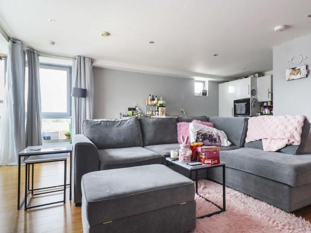 1 bedroom in a flat share to rent