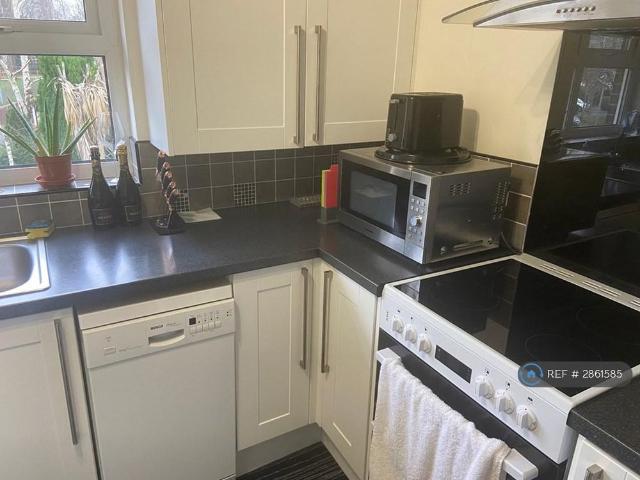 1 bedroom in a flat share to rent