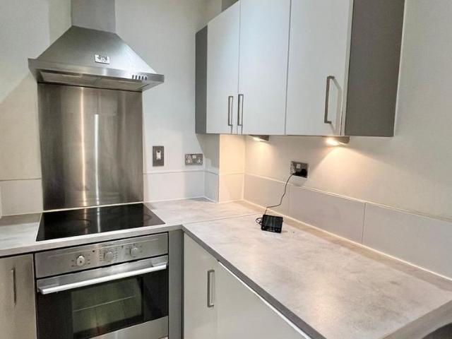 1 bedroom in a flat share to rent