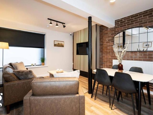 1 bedroom in a flat share to rent