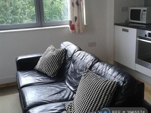 1 bedroom in a flat share to rent