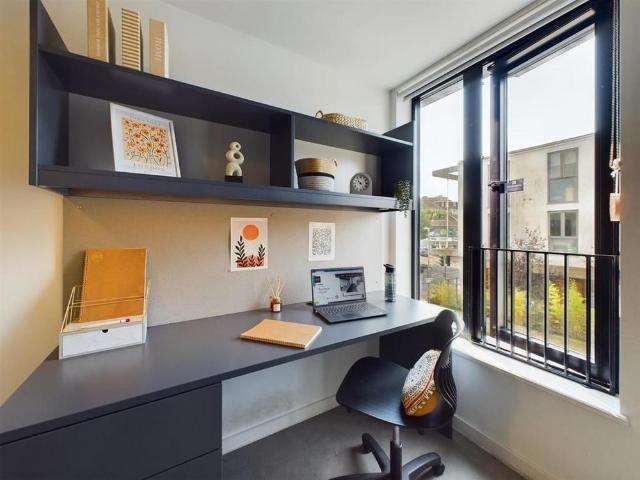 1 bedroom in a flat share to rent