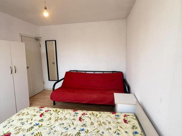1 bedroom in a flat share to rent