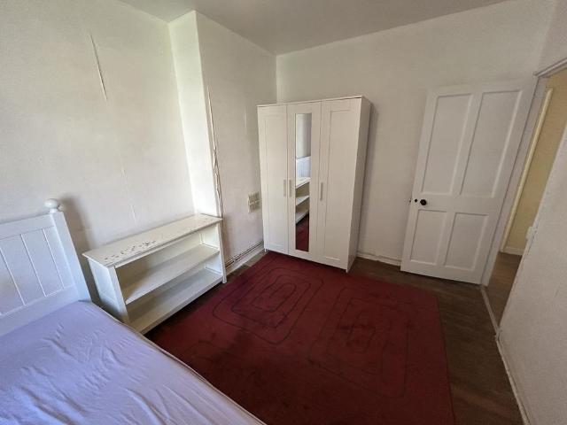 1 bedroom in a flat share to rent