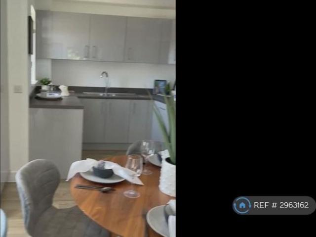 1 bedroom in a flat share to rent