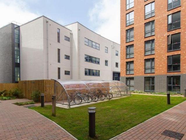 1 bedroom in a flat share to rent