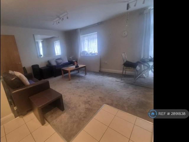 1 bedroom in a flat share to rent