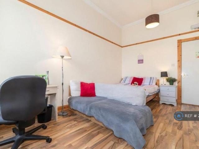 1 bedroom in a flat share to rent