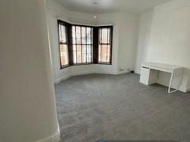 1 bedroom in a flat share to rent